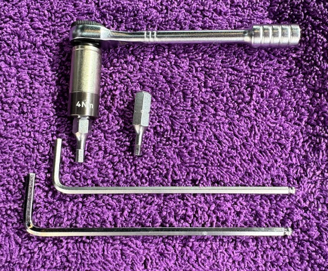 Beginner’s Guide : The Fin-Bolt Nut (Tools!) | Datchet Radio Sailing ...